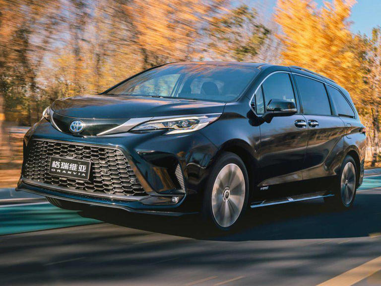 30万预算买MPV，要省油可靠务实，还得是丰田赛那和格瑞维亚?