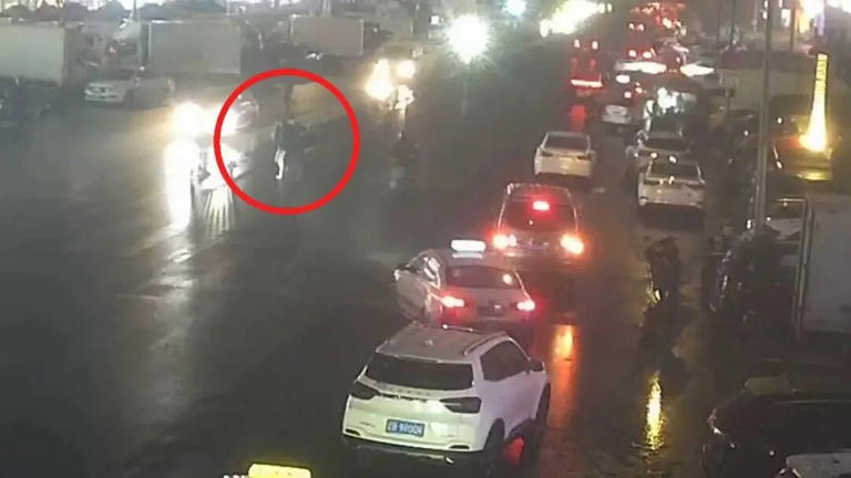喂!110吗?我感觉这个乘客十分可疑...