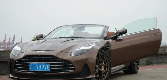 4.0T V8+8AT，680马力，拉风又舒适，飘了，这车我居然想天天开！