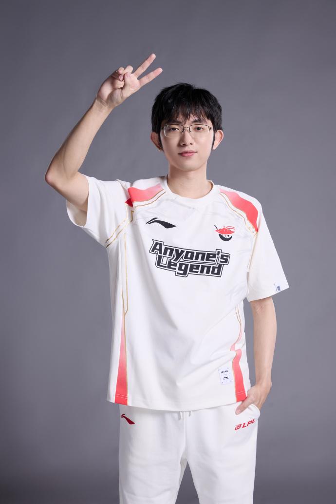 AL第一赛段定妆照：不忘初心，荣耀彼此，侠者同心一往无前