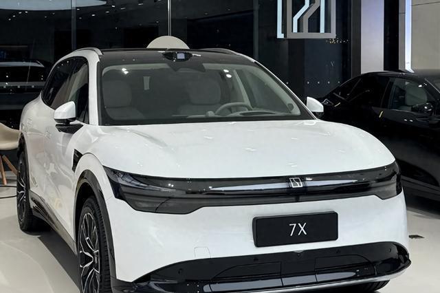 新春自驾潮起，极氪 7X 以 “全面” 之姿角逐出行王座