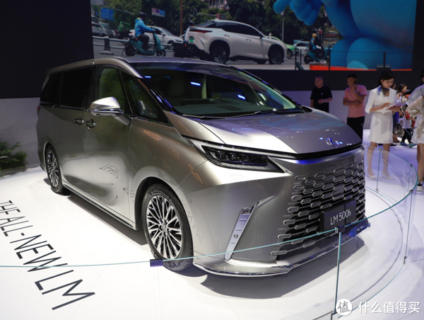 125万元豪华MPV车型：2024款雷克萨斯LM500h