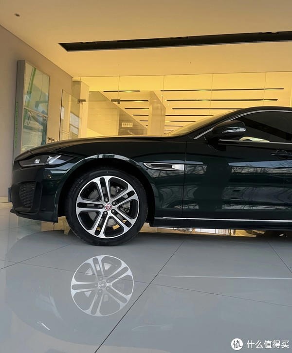 捷豹骨折价暴击，18.98万直接开走最新款英伦西装暴徒捷豹XEL！