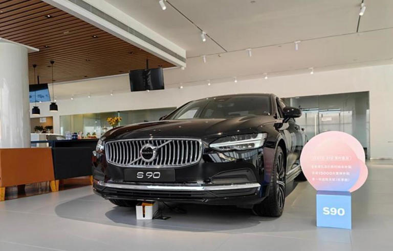 跌至29.85万，和奥迪A6L一个档次，全系2.0T+8AT，性价比确实高