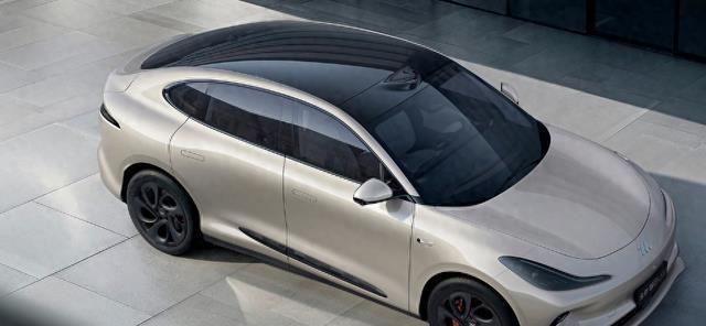 采用准900V平台，智己LS6年度改款亮相，快充15分钟续航增加570km