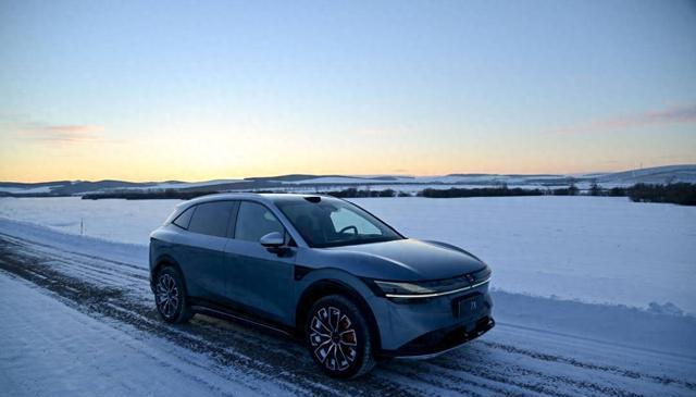 通勤神器大比拼：极氪7X、Model Y、智己LS6谁更胜一筹？