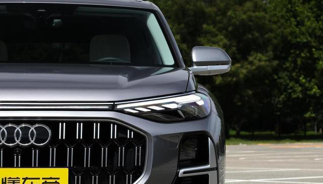 2.5T坐拥299马力，6／7座任远，实拍奥迪Q6