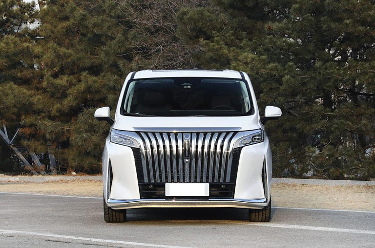 全新国产豪华MPV曝光！增激光雷达，三种尺寸可选，搭载1.5T插混，很亲民！