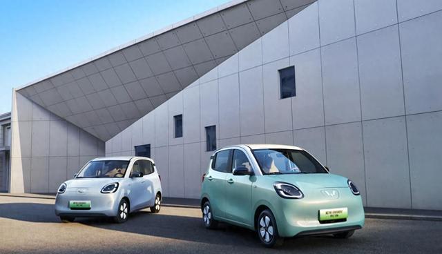 宏光MINIEV家族添新人，开辟A00级四门代步车市场