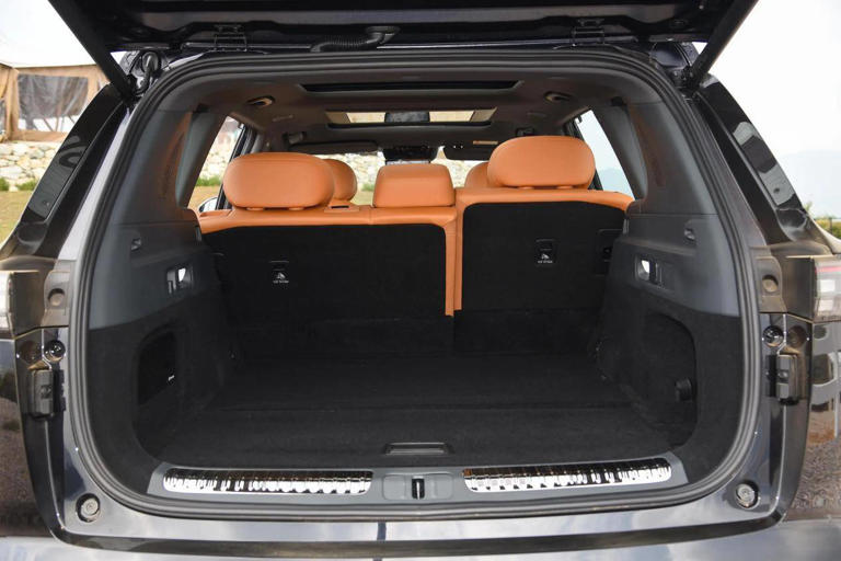 比理想L7便宜近10万，5米长大5座SUV，1300km续航，冰箱彩电配齐