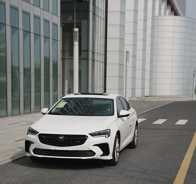 别克君威GS新车型曝光，2.0T+9AT动力强劲，能否超越天籁成新宠？