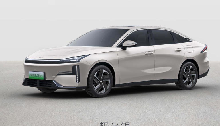 十万内电混王炸！银河 L6 EM-i，续航超 2000km 还配智能座舱