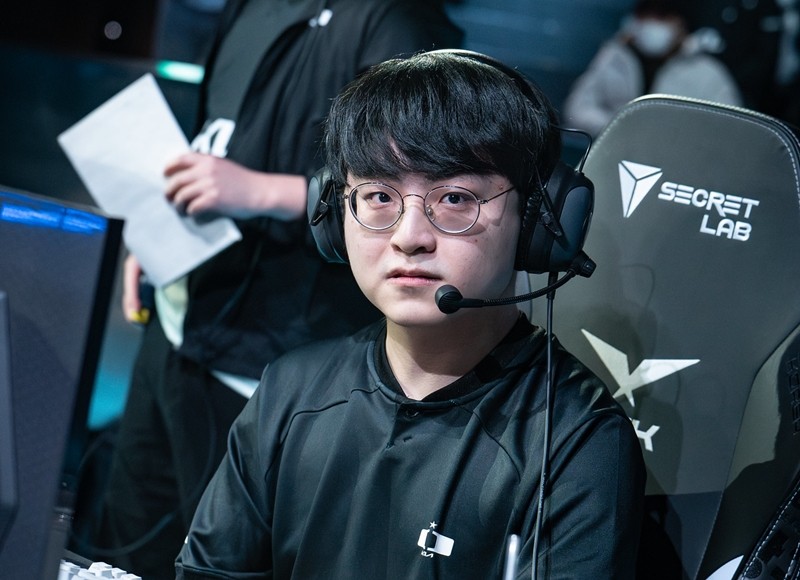 Doinb谈Showmaker学自己潘森中单：因为我领先版本，不断创新