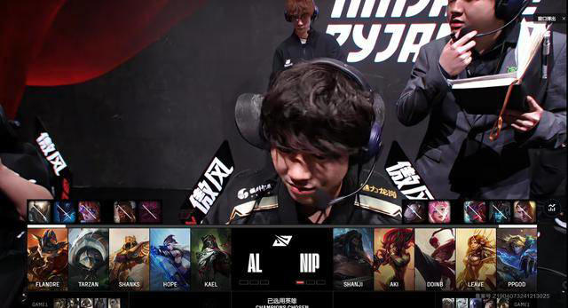 LPL激战！AL让二追三，Tarzan野区制胜3-2险胜NIP