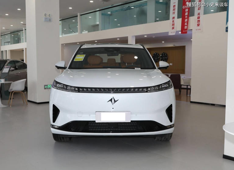 东风奕派eπ008 Ultra六座版上市，5米车长+1300Km续航，能否成为新能源黑马？