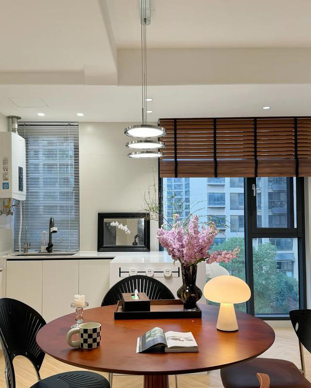 137㎡，经历大半年，25万装修完的极简奶油风的家