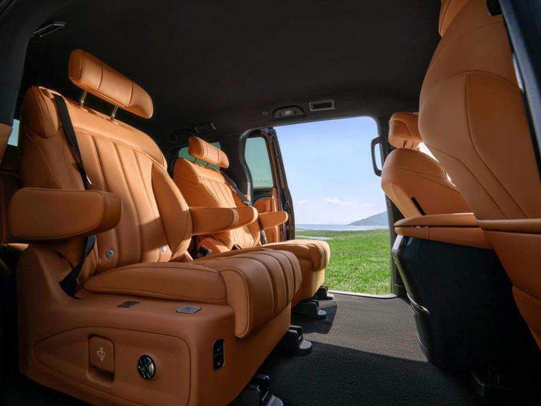 20万级新能源MPV如何选：星海V9、传祺E8、比亚迪夏，谁才是最优解?