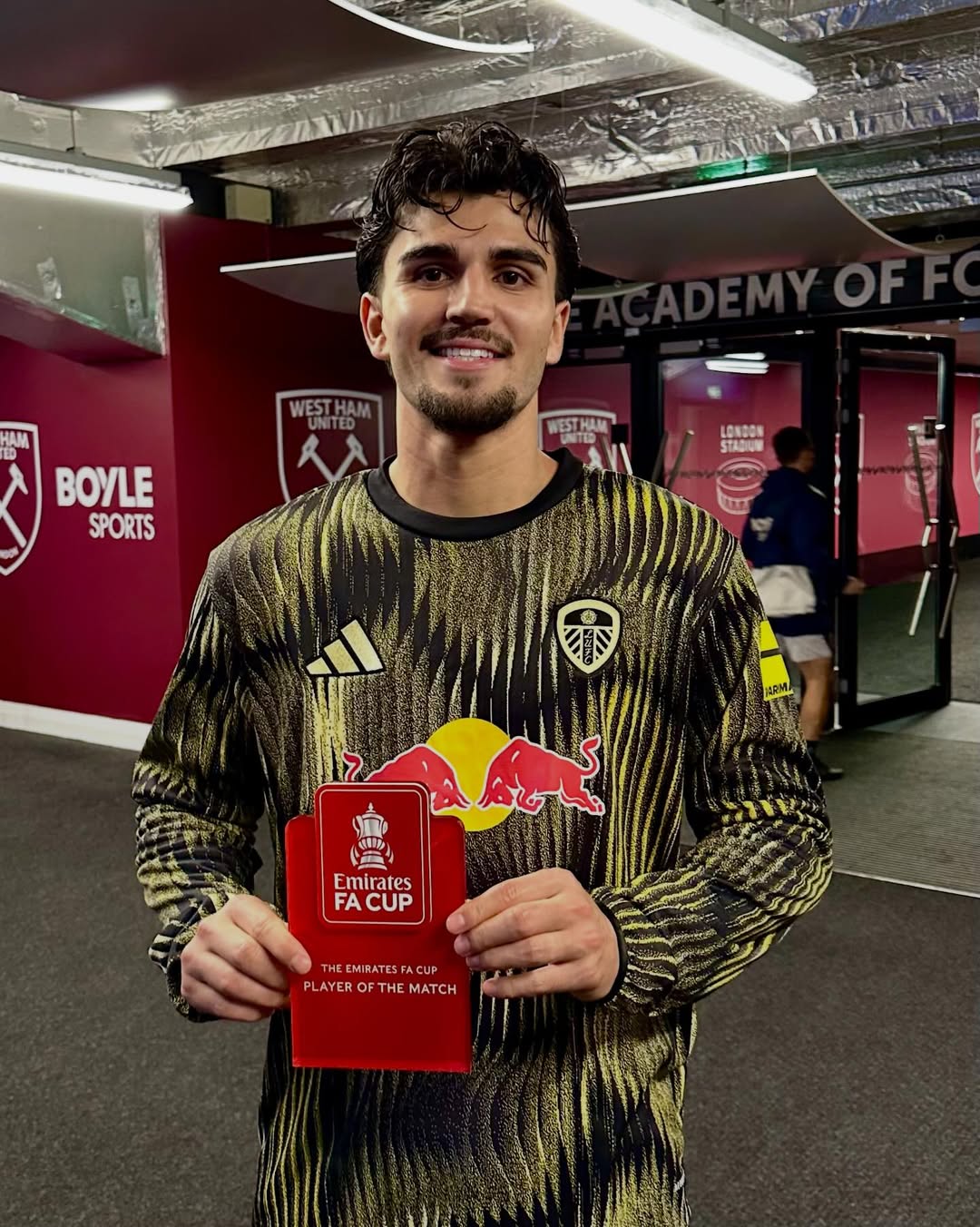 解围9，官方：斯特鲁伊克当选利兹联vs西汉姆联一役全场最佳