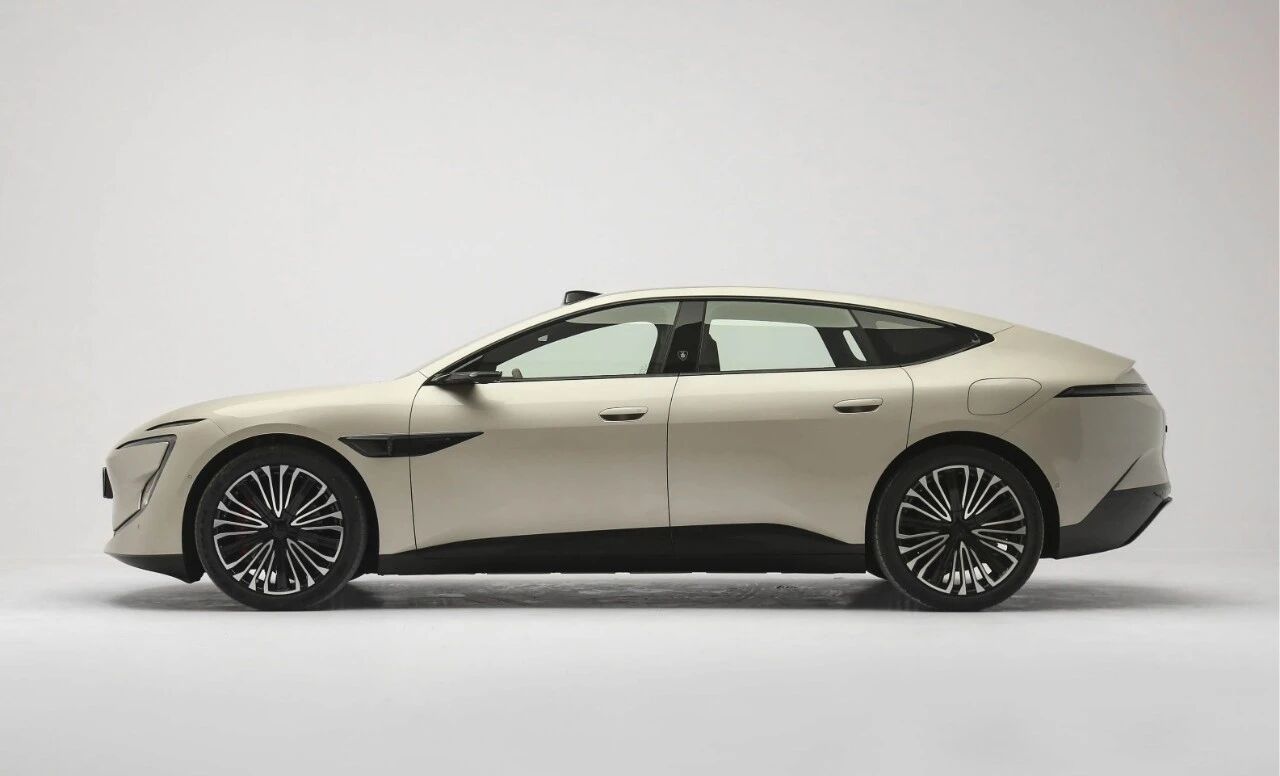 新款阿维塔12正式上市，升级896线激光雷达