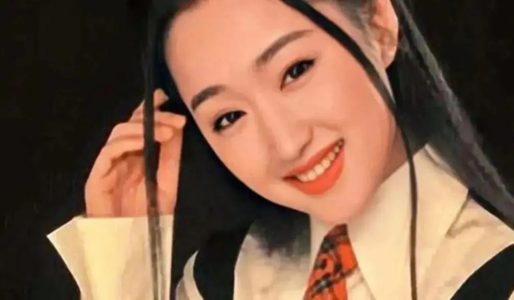 杨钰莹首谈毛宁：当年被赖文峰6辆奔驰追走，错过他后悔了28年