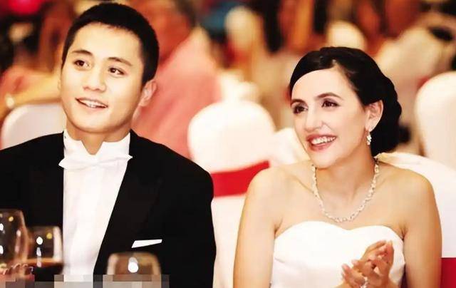 外国妻子患重病，刘烨3年不接戏，如今妻子47像57，他仍不离不弃