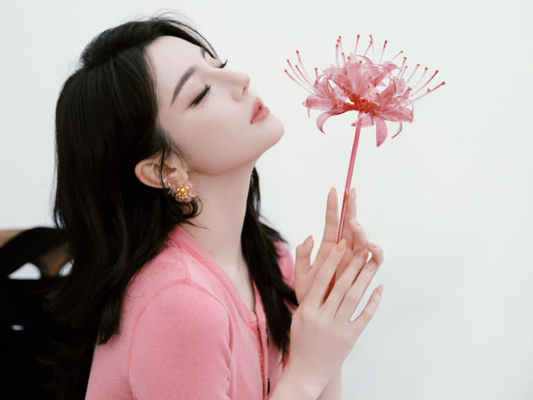 看一集就上头! 迪丽热巴新剧演活极限反差