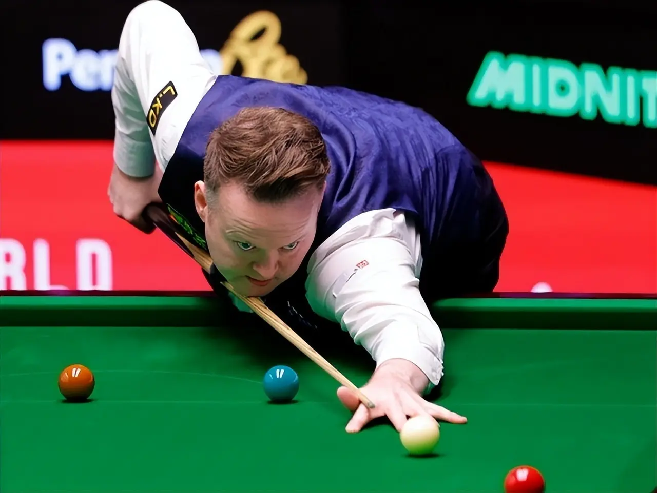 10-13!斯诺克世锦赛：卫冕冠军赵心童出局 墨菲晋级+4强决出两人