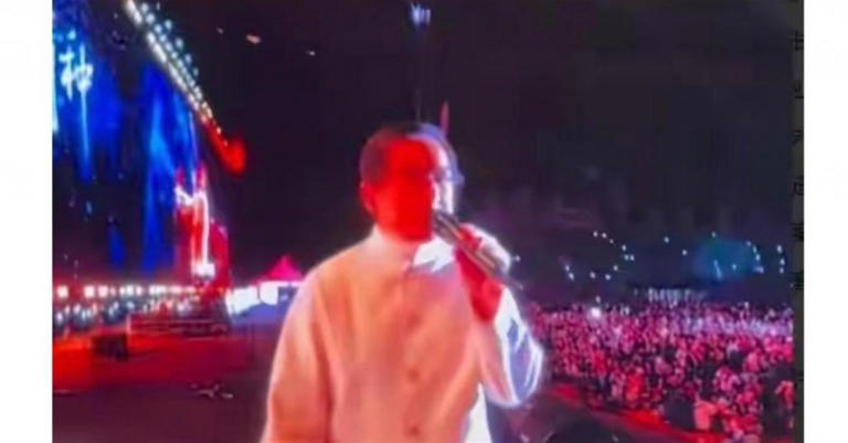 彻底翻车!蚌埠群星演唱会变闹剧，观众高喊退票，谁来买单