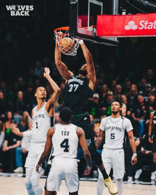 天王山来了! 爱德华兹怒砍36分! NBA审查文班亚马