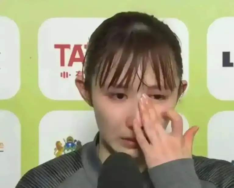 11-0成笑话，日本早田希娜被打哭，连输2盘导致2-3惨遭逆转