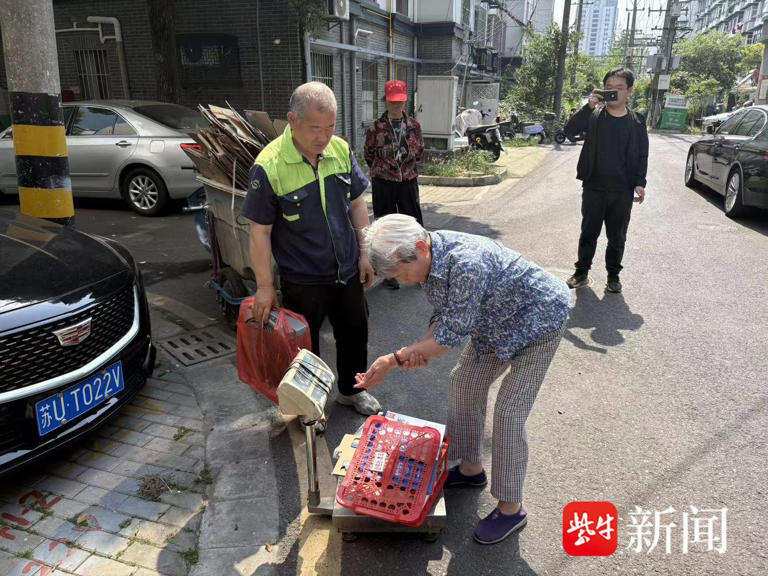 社区组织废品回收，守护绿色家园