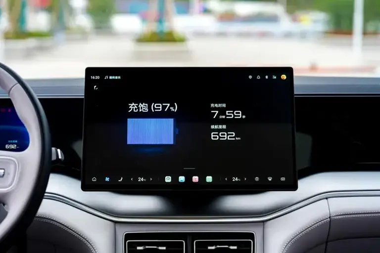 全球首款B级闪充SUV-宋Ultra EV跨城闪充体验营