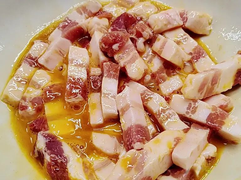 五花肉别红烧!这做法香辣酥脆，一口就上瘾