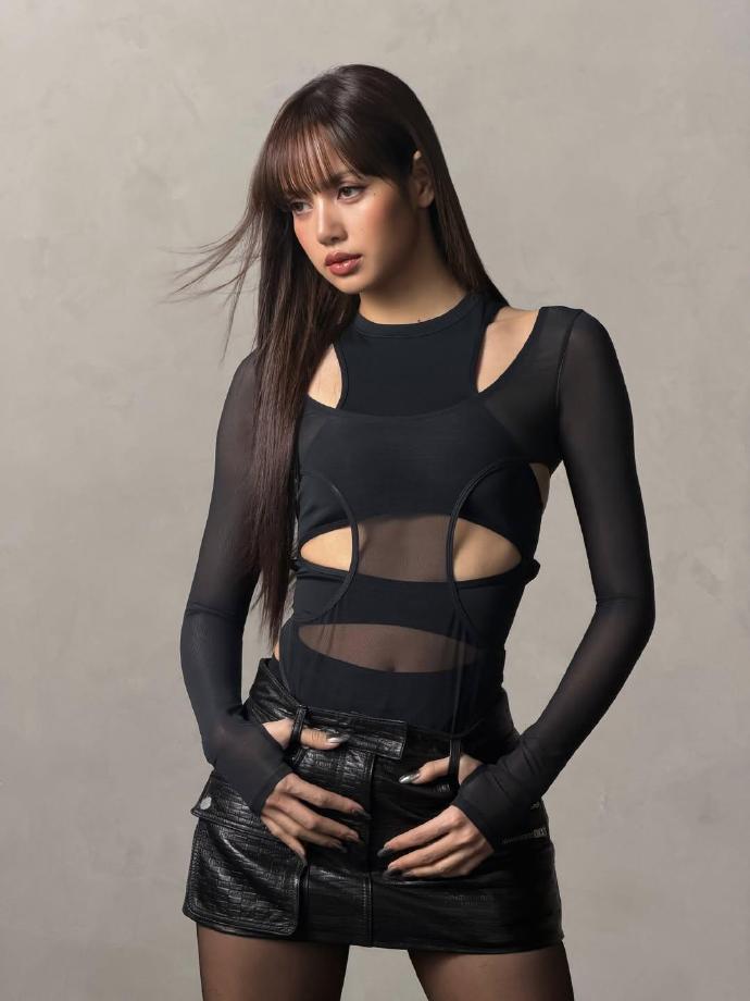 Lisa 开启凯撒宫驻场演出，成首位登上主流驻场舞台的 K‑pop 艺人