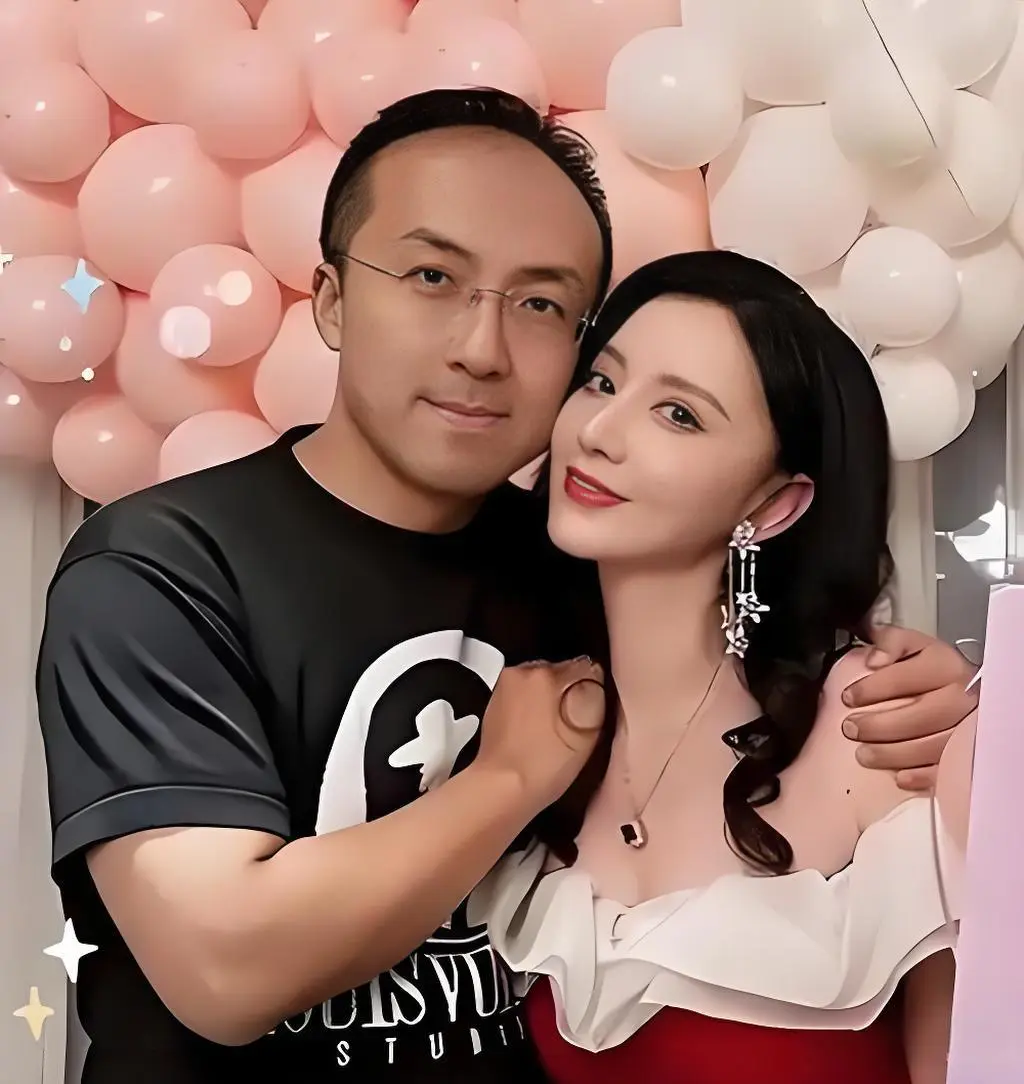 45岁张萌近况曝光! 嫁给富豪生下一双儿女，如今婚姻幸福被宠成公主