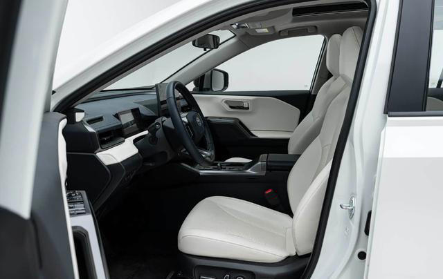 RAV4荣放靠这3点，稳坐家用SUV标杆