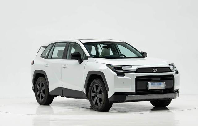RAV4荣放靠这3点，稳坐家用SUV标杆