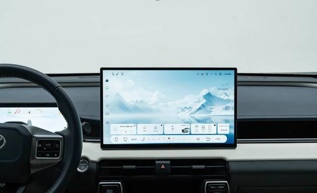 RAV4荣放靠这3点，稳坐家用SUV标杆