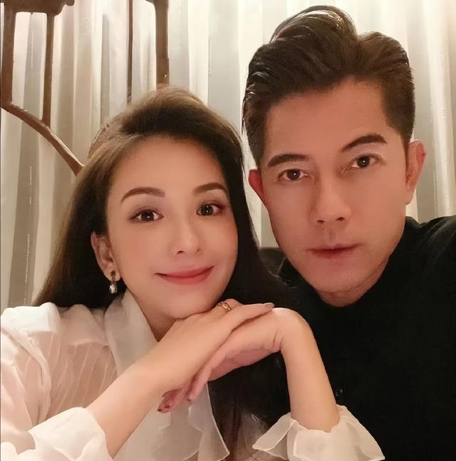 方媛回应坚持要住男生单人间，徐志胜疯狂暗示不太方便