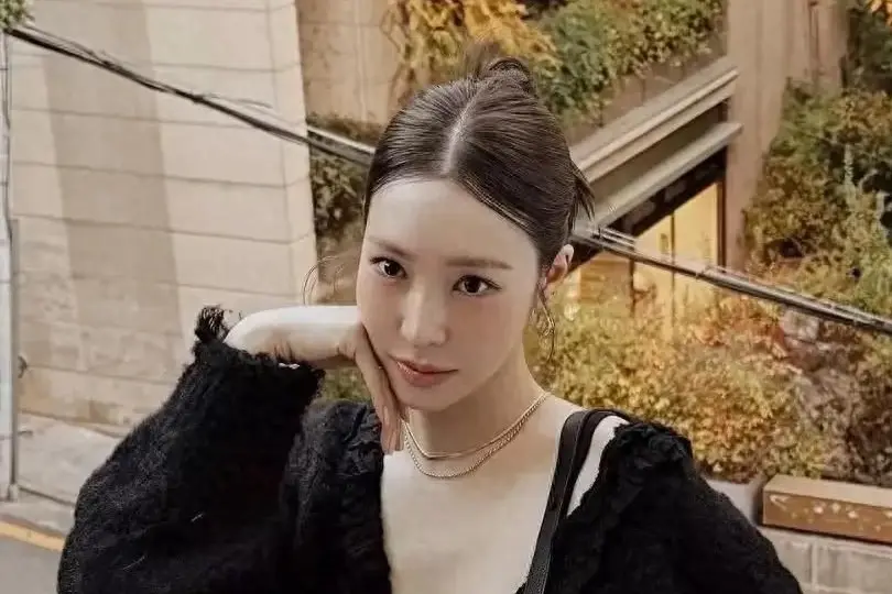 Tiffany婚后首谈音乐剧：读了三百多回漫画，天天穿条纹衣服入戏!