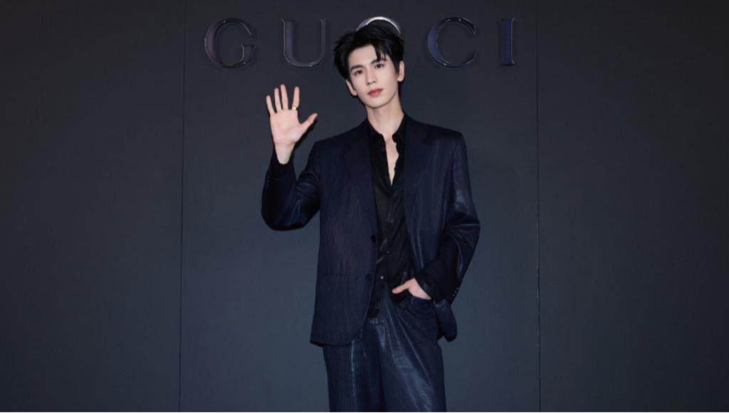 张凌赫纽约Gucci大秀与李英爱同框, “豪门姐弟”氛围感拉满