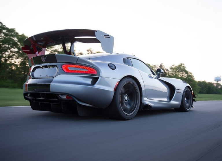 大排量V8实锤!道奇Copperhead接班Viper，纯燃油旗舰登场