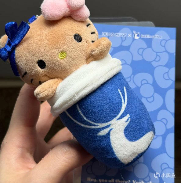 瑞幸把 HelloKitty 写成 HeeloKitty，多地网友拿到了错版商品