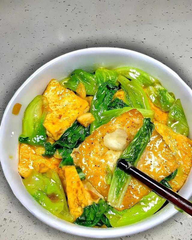 膝盖最爱的 8 道黄金食谱! 每周吃 3 次，60 岁健步如飞