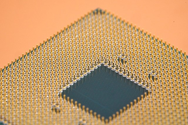 中端神U有戏!AMD锐龙5 9600X3D正在酝酿：6核Zen 5游戏神器年底见