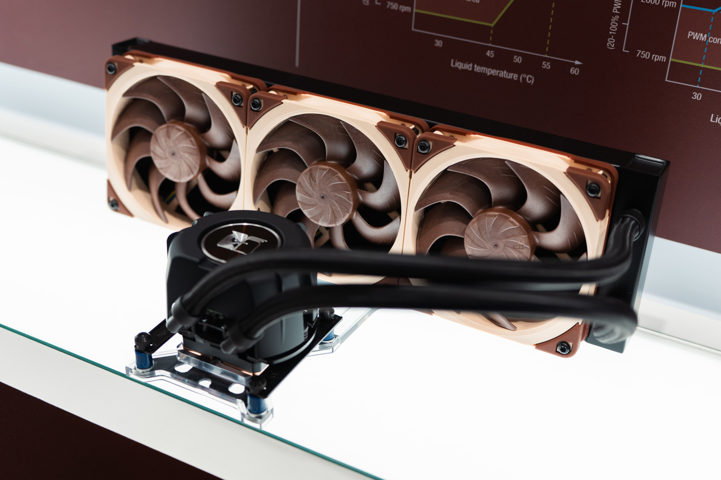 猫头鹰推出旗下首款 AIO 水冷散热器：240mm 起价 219 欧元