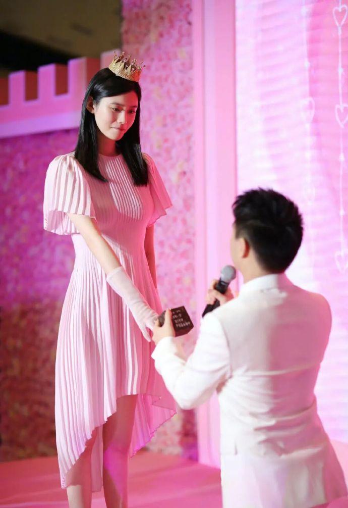 结婚七年，她终于被豪门认可了?