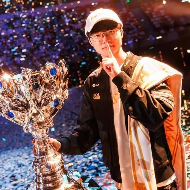 Faker直播吐槽LOL排位ELO机制：感觉拳头想让我输，我就得输!