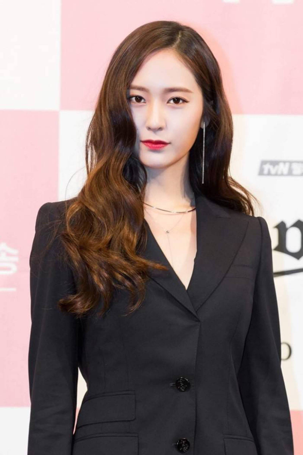 郑秀晶出演SNL片段引争议，冰山女神转型导致人设崩塌?