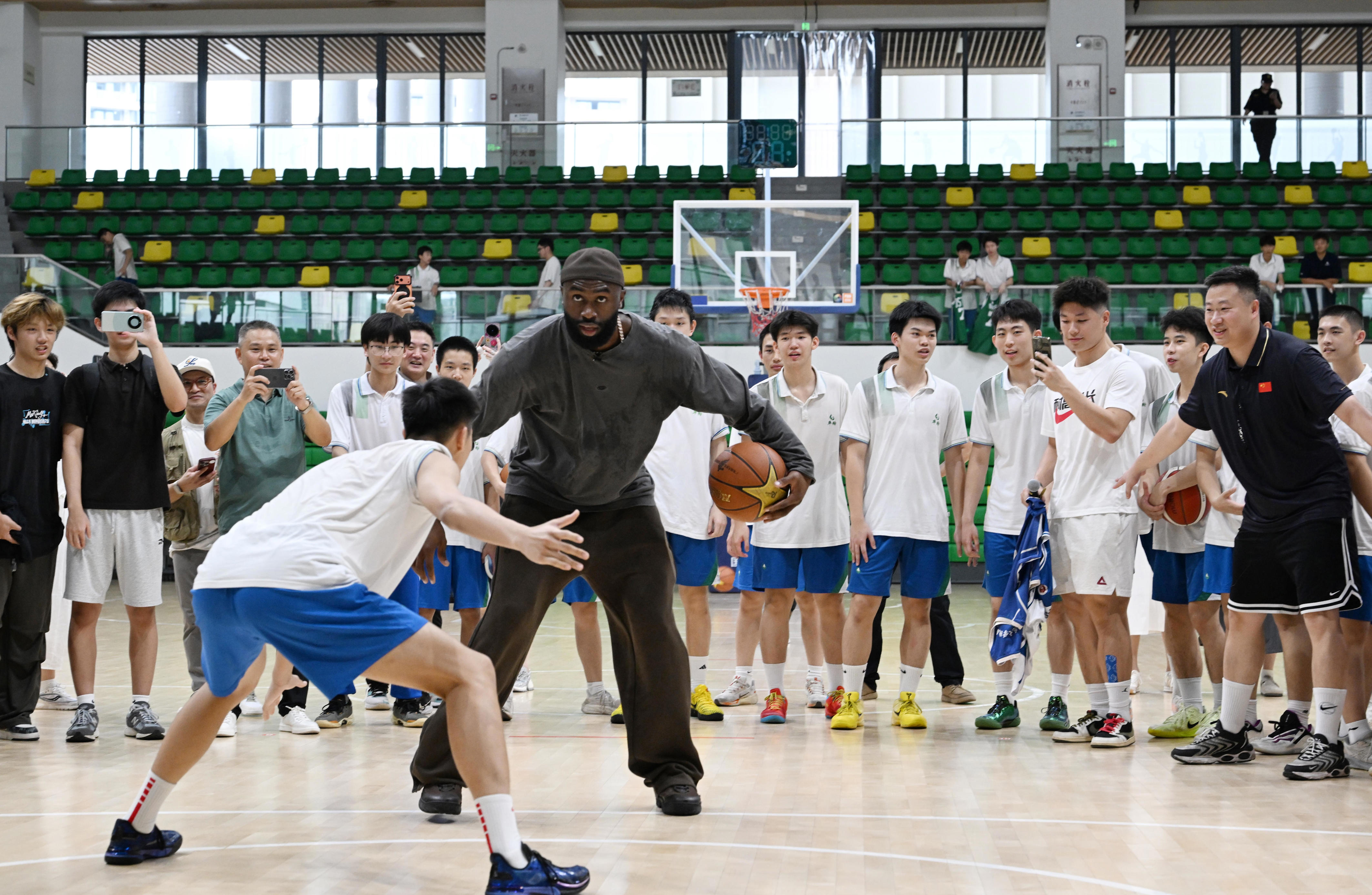 NBA学霸球星杰伦·布朗华附分享全能秘诀：设定优先级